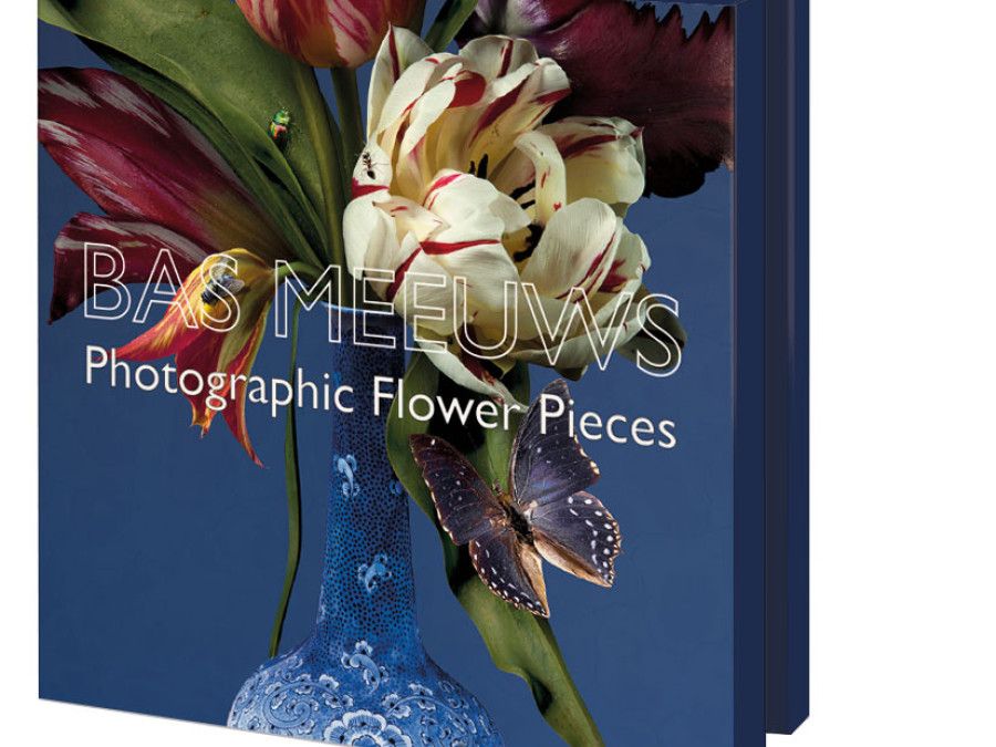 Kaartenmapje met env, vierkant: Photographic Flower Pieces, Bas Meeuws ...